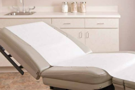 Cardinal Health Exam Table Paper Smooth 62085-520